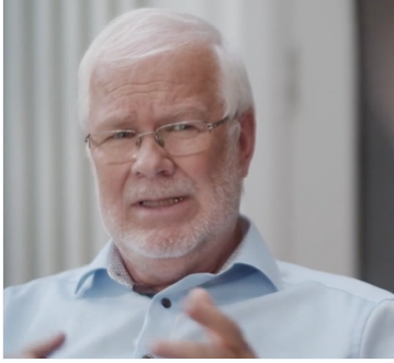 Special presentation of A Conversation with Gilbert & Simon Lennox this ...